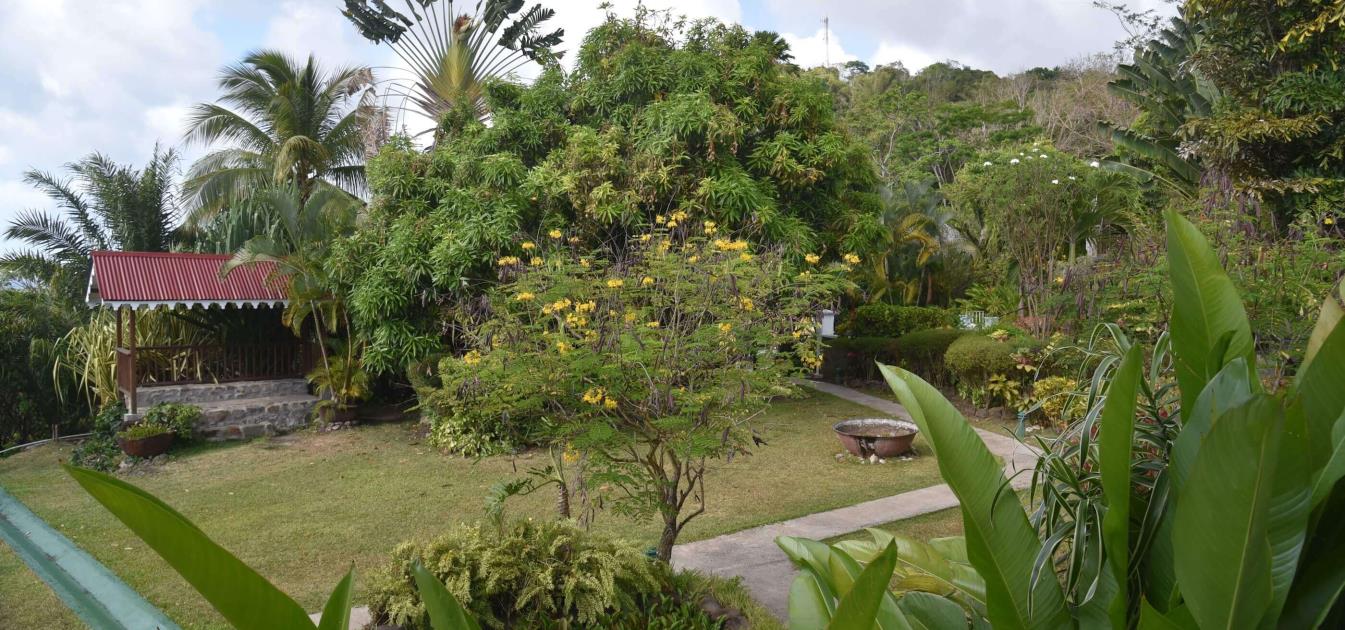 Mount Edgecombe Plantation - Nutmeg Room 2 - Villas for Rent - Victoria ...