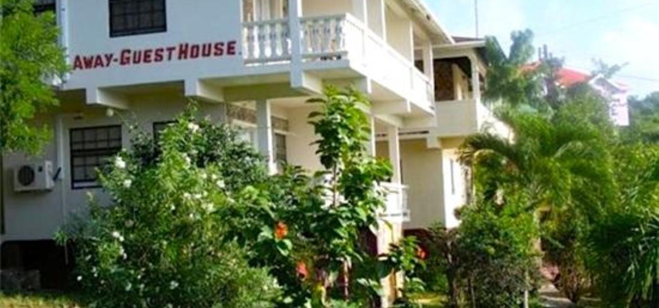 Dennis' Hideaway - Villas for Rent - Mayreau, Mayreau, St Vincent and ...